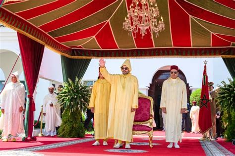 Mdiq Le Roi Mohammed VI préside une réception à loccasion de la Fête