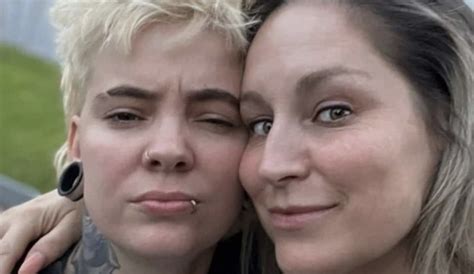 Pourquoi On Ne Parle Jamais De Roxane Bruneau Pour Sa Musique La