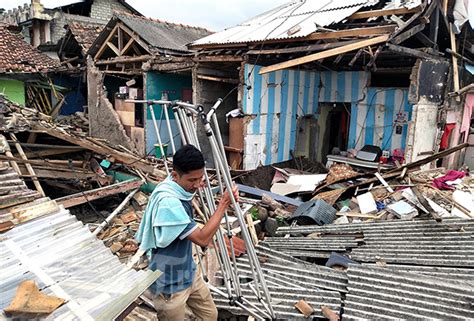 Rumah Porak Poranda Dihatam Gempa Cianjur Foto 3 1946184 TribunNews