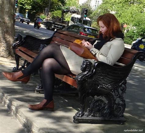Frauen In Strumpfhosen Auf Der Stra E Deine Nylon Bilder Galerie