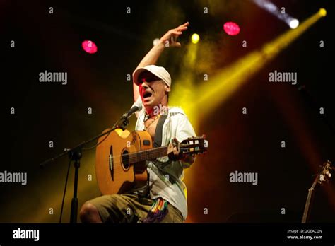 Juli Genua Italien Manu Chao Und Seine Musiker Spielen