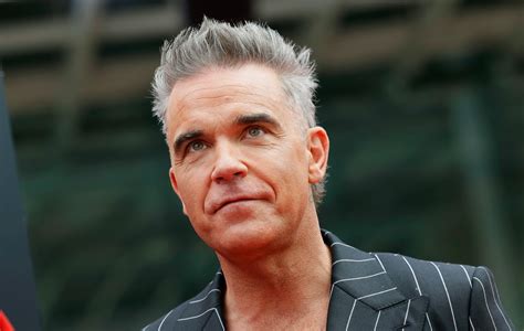 Robbie Williams Feud With Led Zeppelin S Jimmy Page Returns Over Plans