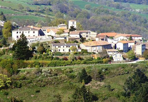 Les 13 plus beaux villages autour de Lyon à visiter