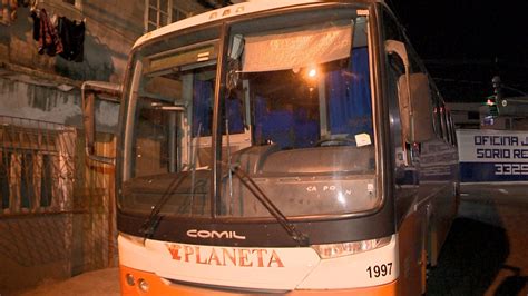 Homens armados assaltam passageiros de ônibus de viagem em Vila Velha