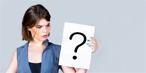 Concepto Problema Desafiador Buscando La Respuesta Mujer Con Los
