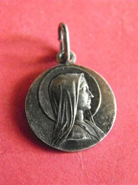 MEDAILLE RELIGIEUSE ANCIENNE Sanctuaire Notre Dame De Lourdes Metal