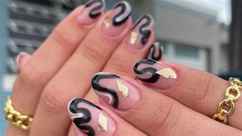 Manicuras de Navidad 2021 Los diseños de uñas más originales que