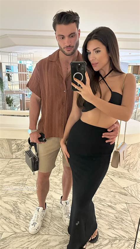Love Island S Ekin Su Goes Braless And Flashes Her Abs In Stunning Date
