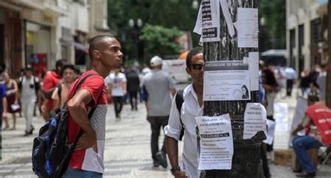 Mais de 8 milhões de pessoas estão desempregadas no Brasil mas é a é a
