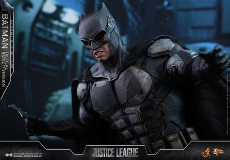 Hot Toys Justice League Batman Tactical Suit 1 6 Scale Figure The