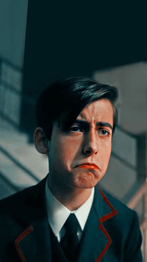 Umbrella Academy Number Five Celebridades Adolescentes Personajes De Película Chicos Famosos