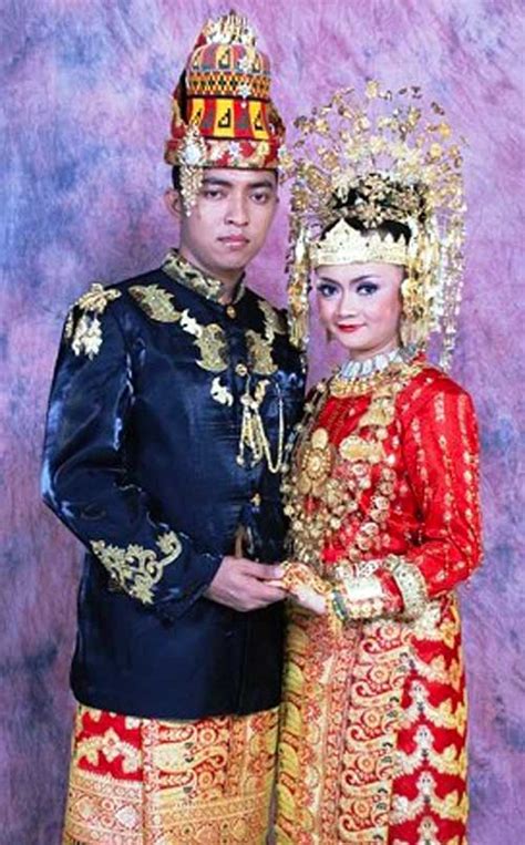 Pakaian Adat Aceh Beserta Penjelasannya