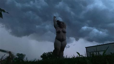 Sagytitycomity DANCING NAKED IN A THUNDERSTORM ManyVids