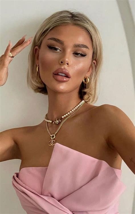 New Haircut Ideas For Women To Try In Chin Length Blonde Bob