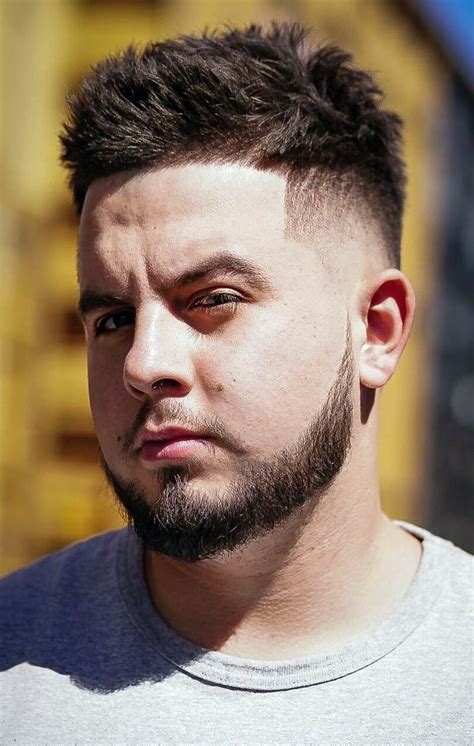 12 Peerless Hairstyle For Men Round Face Heavy Set