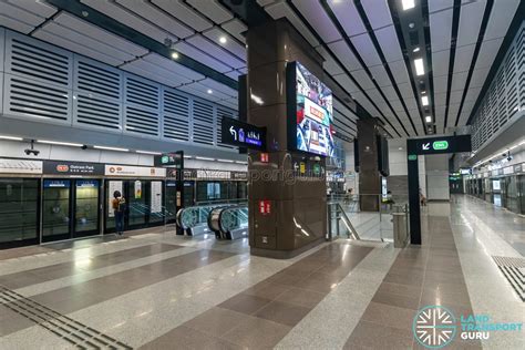Outram Park MRT Station Paid Link To EWL From TEL Platform Land