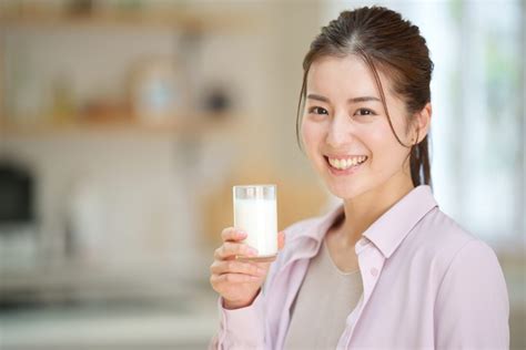 牛乳を飲むと太る健康への影響やおすすめの飲み方について解説 HEALTH MAGAZINE