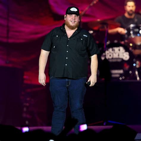 Luke Combs Delivers Full Cover Of Tracy Chapman S Fast Car After Fan