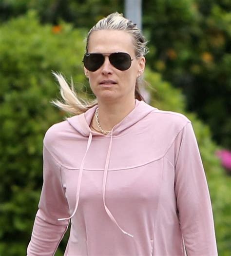 Molly Sims Braless TheFappening