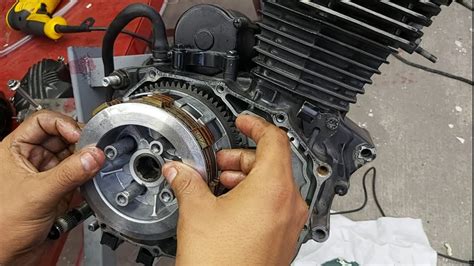 Guía paso a paso Cambiando el embrague de tu moto 2025