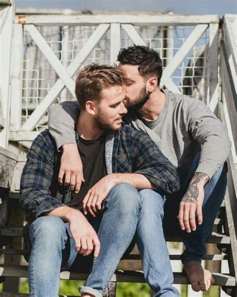 Pin On Homens Se Beijando