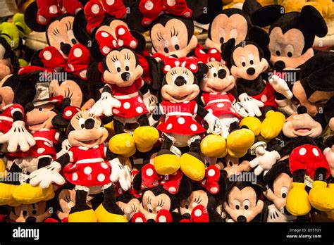Mickey And Minnie Mouse Plush Editorial Stock Image Image Of Famous