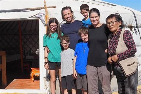 La tierna historia de una familia que viajó por el mundo antes de que