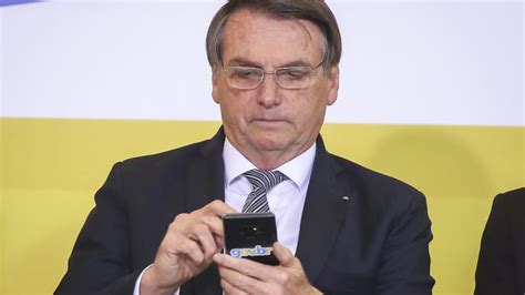 Nas Redes Bolsonaro Segue Anunciando Medidas De Seu Governo