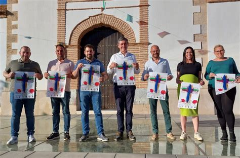 Las Hermandades De Adra Se Unen Para Elaborar Juntos Una Cruz De Mayo