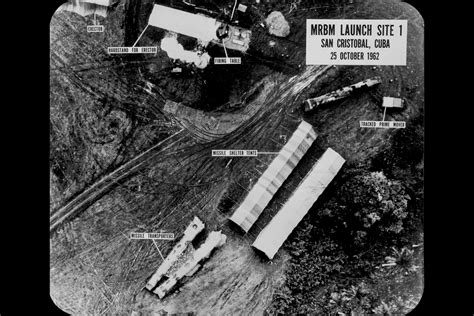 A Os De La Crisis De Los Misiles Cubanos Al Borde De La Guerra