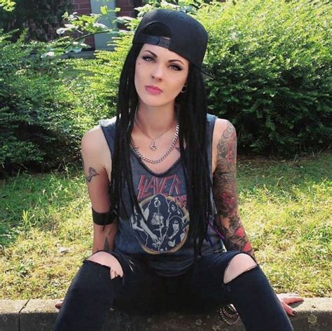 Pin by H Alv rez on Belleza Góthica Goth Women Alternative girls