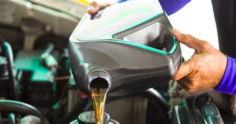 Ganti Oli Mobil Berapa Km Ini Panduan Lengkapnya