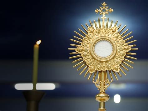 Como fica o funcionamento do comércio no feriado de Corpus Christi