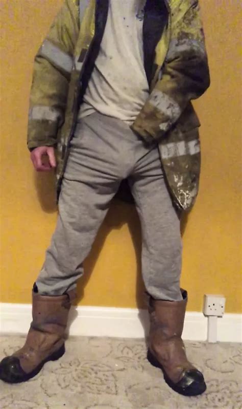 Scally Builder Strips Wanks And Cums XHamster