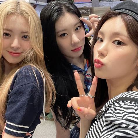 Yuna Chaeryeong Yeji
