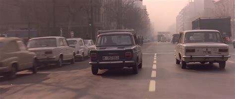 IMCDb org 1969 Seat 1430 1ª generación in Ragazza tutta nuda