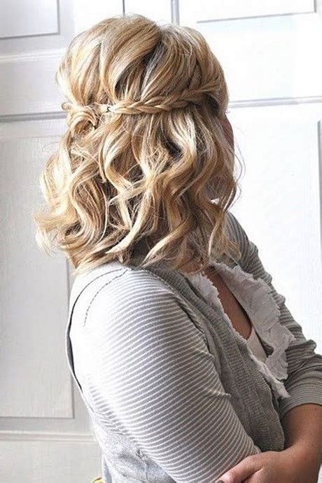 Hochsteckfrisuren mittellange haare halboffen Schönheit und Stil