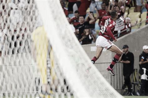duas expulsões na partida Flamengo vence Vasco em clássico