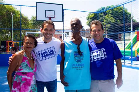 Abraãozinho inaugura duas praças em Nova Cidade Prefeitura Municipal