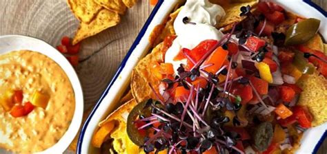 Chili Cheese Nachos mit Käse überbacken in 10 Minuten