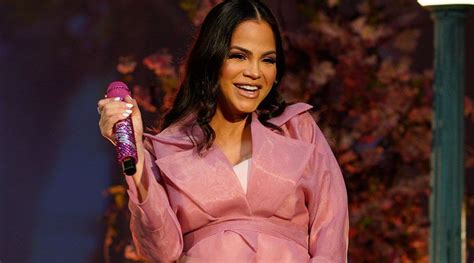 Natti Natasha lanza nueva versión de La falta que me haces Estación 40