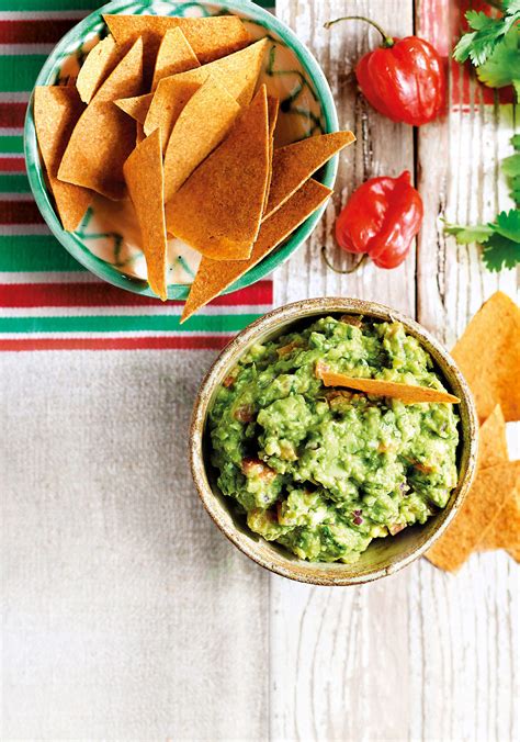 9 recetas con nachos más allá del guacamole que te encantarán
