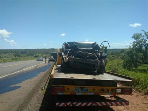 G1 Acidente entre carro e caminhão deixa dois feridos em MS diz PRF