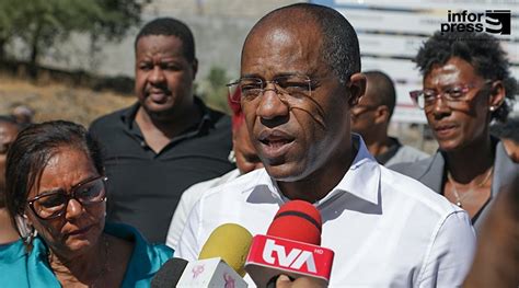 Praia Presidente Da C Mara Alerta Para O Perigo De Constru O De Casas