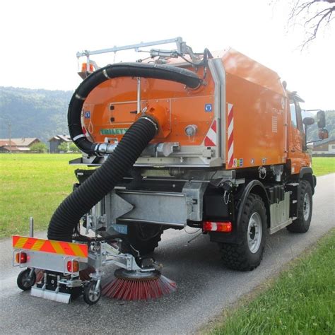 Balayeuse pour véhicule porteur UKM Gebrüder TRILETY GmbH