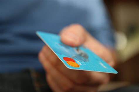 Sacar o limite do cartão de crédito é a melhor escolha Veja