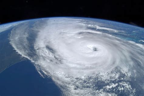 Huracán Ian toca tierra en Florida y deja catastróficas afectaciones