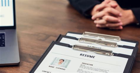 Contoh Portofolio Lamaran Kerja Fresh Graduate Contoh Portofolio