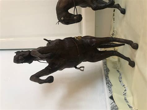 Figurines De Cheval En Cuir 1950s Set De 2 En Vente Sur Pamono