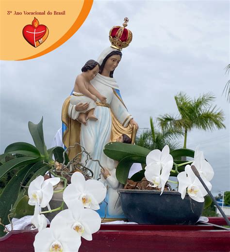 Imagem Peregrina de Nossa Senhora Mãe e Rainha das Vocações chega a